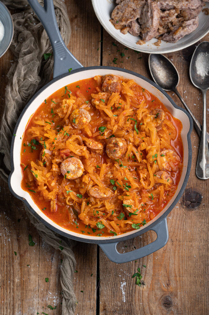 Dušena kisla repa s klobaso - Midva Kuhava