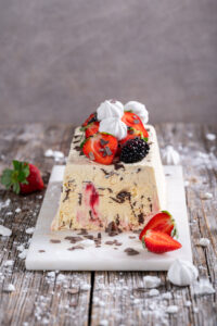 Stracciatella semifreddo z malinami - Midva Kuhava